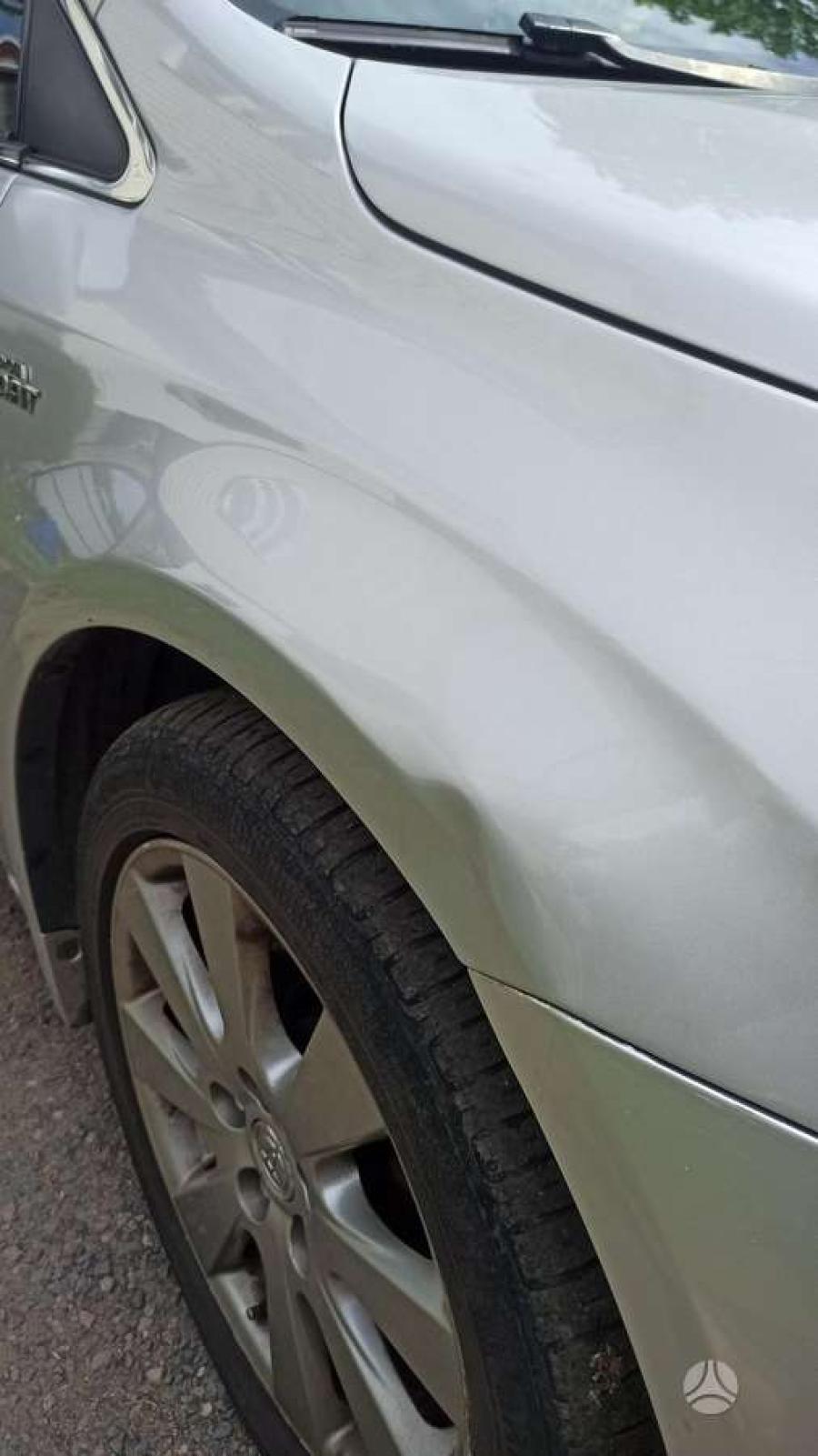 Pelēks Toyota Avensis 2009 Viļņa, ar dzinēja tilpumu 2.20 L un nobraukumu 217 tūkst. km par 3600 €, foto 29 vietnē AUTOMOTO.COM.LV