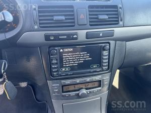 Grey Toyota Avensis 2009 in Jurmala, with an engine capacity of 2.00 L and mileage of 350 thousand km for 2600 €, photo 11 on AUTOMOTO.COM.LV