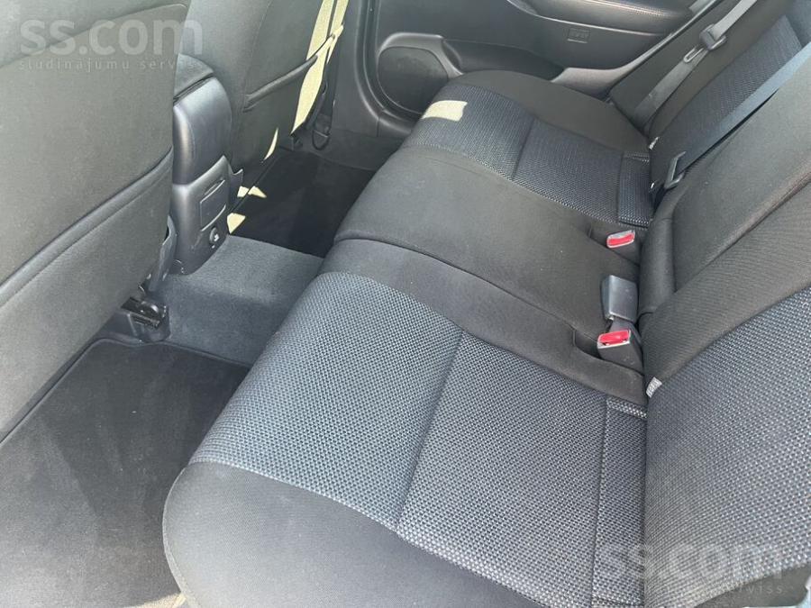 Grey Toyota Avensis 2009 in Jurmala, with an engine capacity of 2.00 L and mileage of 350 thousand km for 2600 €, photo 15 on AUTOMOTO.COM.LV