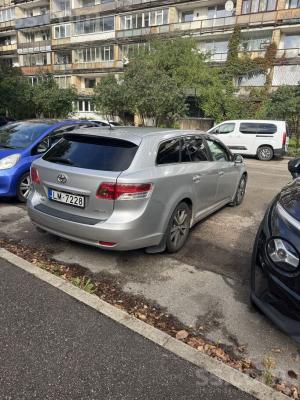 Pelēks Toyota Avensis 2009 Rīga, ar dzinēja tilpumu 2.00 L un nobraukumu 470 tūkst. km par 2150 €, foto 3 vietnē AUTOMOTO.COM.LV
