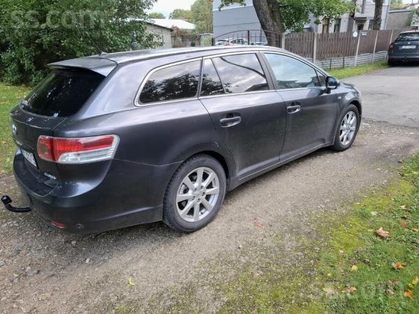 Pelēks Toyota Avensis 2009 Rīga, ar dzinēja tilpumu 2.20 L un nobraukumu 306 tūkst. km par 3700 €, foto 5 vietnē AUTOMOTO.COM.LV