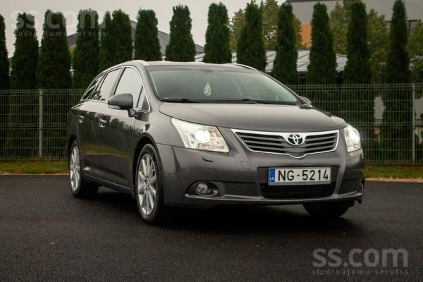 Серый Тойота Авенсис 2009 в Елгава, объемом двигателя 2.20 л и пробегом 328 тыс. км за 3300 €, фото 1 на AUTOMOTO.COM.LV