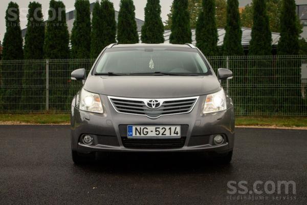Серый Тойота Авенсис 2009 в Елгава, объемом двигателя 2.20 л и пробегом 328 тыс. км за 3300 €, фото 3 на AUTOMOTO.COM.LV