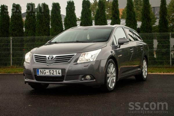 Серый Тойота Авенсис 2009 в Елгава, объемом двигателя 2.20 л и пробегом 328 тыс. км за 3300 €, фото 4 на AUTOMOTO.COM.LV
