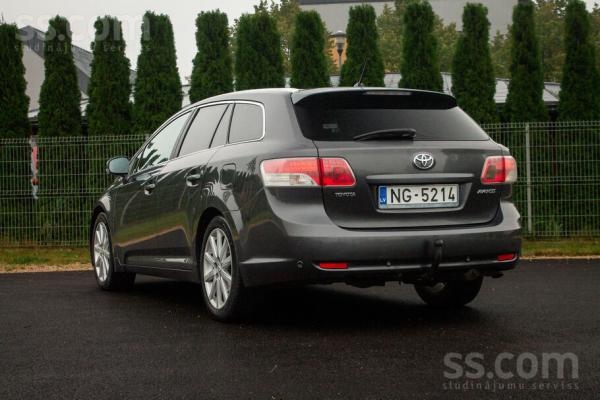 Серый Тойота Авенсис 2009 в Елгава, объемом двигателя 2.20 л и пробегом 328 тыс. км за 3300 €, фото 5 на AUTOMOTO.COM.LV
