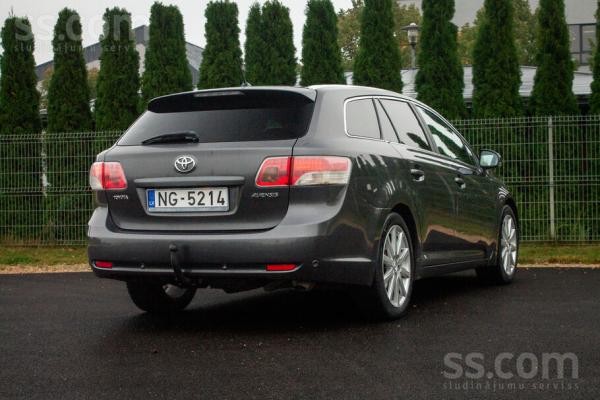 Серый Тойота Авенсис 2009 в Елгава, объемом двигателя 2.20 л и пробегом 328 тыс. км за 3300 €, фото 7 на AUTOMOTO.COM.LV