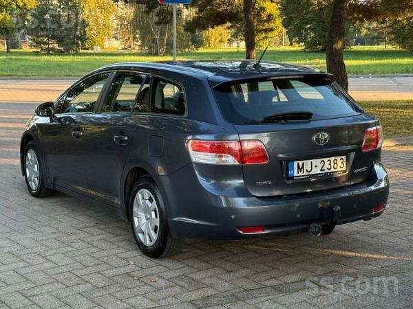 Pelēks Toyota Avensis 2009 Rīga, ar dzinēja tilpumu 2.00 L un nobraukumu 0 tūkst. km par 2590 €, foto 3 vietnē AUTOMOTO.COM.LV