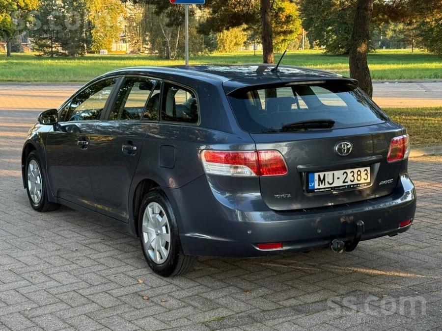 Grey Toyota Avensis 2009 in Riga, with an engine capacity of 2.00 L and mileage of 0 thousand km for 2590 €, photo 3 on AUTOMOTO.COM.LV
