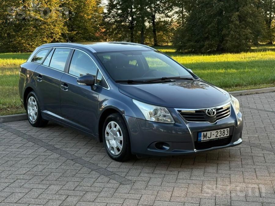 Grey Toyota Avensis 2009 in Riga, with an engine capacity of 2.00 L and mileage of 0 thousand km for 2590 €, photo 4 on AUTOMOTO.COM.LV