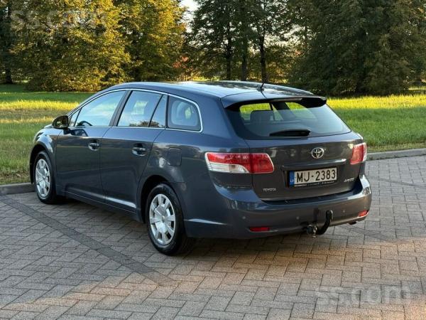 Pelēks Toyota Avensis 2009 Rīga, ar dzinēja tilpumu 2.00 L un nobraukumu 0 tūkst. km par 2590 €, foto 6 vietnē AUTOMOTO.COM.LV