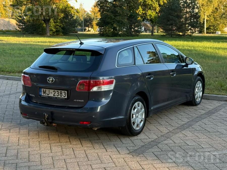 Grey Toyota Avensis 2009 in Riga, with an engine capacity of 2.00 L and mileage of 0 thousand km for 2590 €, photo 7 on AUTOMOTO.COM.LV