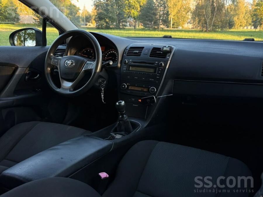 Grey Toyota Avensis 2009 in Riga, with an engine capacity of 2.00 L and mileage of 0 thousand km for 2590 €, photo 10 on AUTOMOTO.COM.LV