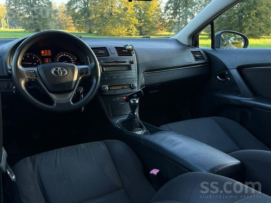 Grey Toyota Avensis 2009 in Riga, with an engine capacity of 2.00 L and mileage of 0 thousand km for 2590 €, photo 11 on AUTOMOTO.COM.LV
