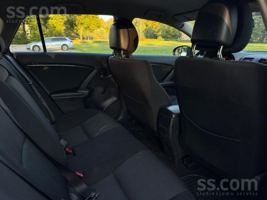 Grey Toyota Avensis 2009 in Riga, with an engine capacity of 2.00 L and mileage of 0 thousand km for 2590 €, photo 13 on AUTOMOTO.COM.LV