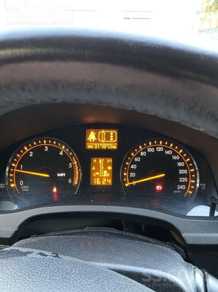 Grey Toyota Avensis 2009 in Riga, with an engine capacity of 2.00 L and mileage of 318 thousand km for 4490 €, photo 6 on AUTOMOTO.COM.LV