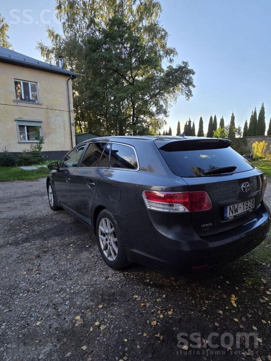 Grey Toyota Avensis 2009 in Riga, with an engine capacity of 2.00 L and mileage of 318 thousand km for 4490 €, photo 8 on AUTOMOTO.COM.LV