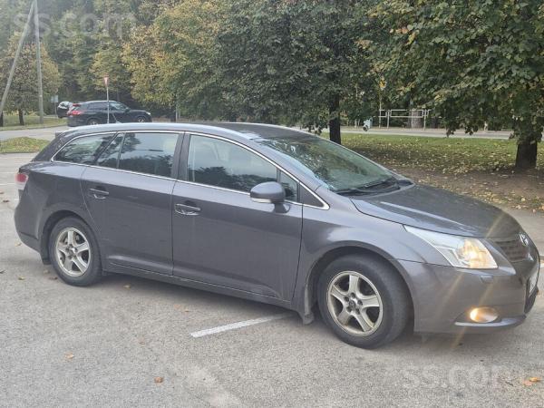 Grey Toyota Avensis 2009 in Ogre, with an engine capacity of 2.00 L and mileage of 340 thousand km for 3100 €, photo 1 on AUTOMOTO.COM.LV