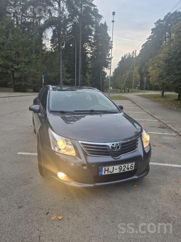 Grey Toyota Avensis 2009 in Ogre, with an engine capacity of 2.00 L and mileage of 340 thousand km for 3100 €, photo 3 on AUTOMOTO.COM.LV