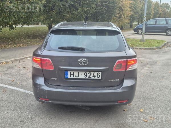 Grey Toyota Avensis 2009 in Ogre, with an engine capacity of 2.00 L and mileage of 340 thousand km for 3100 €, photo 4 on AUTOMOTO.COM.LV