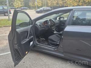 Серый Тойота Авенсис 2009 в Огре, объемом двигателя 2.00 л и пробегом 340 тыс. км за 3100 €, фото 5 на AUTOMOTO.COM.LV