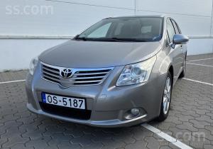 Grey Toyota Avensis 2009 in Riga, with an engine capacity of 1.80 L and mileage of 290 thousand km for 5950 €, photo 1 on AUTOMOTO.COM.LV