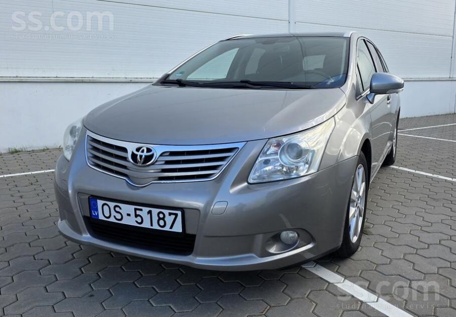 Grey Toyota Avensis 2009 in Riga, with an engine capacity of 1.80 L and mileage of 290 thousand km for 5950 €, photo 1 on AUTOMOTO.COM.LV