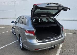 Grey Toyota Avensis 2009 in Riga, with an engine capacity of 1.80 L and mileage of 290 thousand km for 5950 €, photo 6 on AUTOMOTO.COM.LV