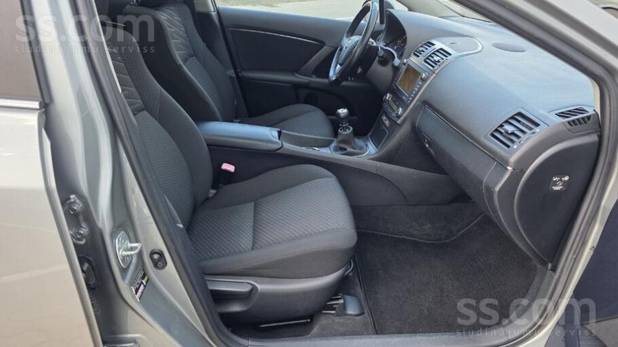 Grey Toyota Avensis 2009 in Riga, with an engine capacity of 1.80 L and mileage of 290 thousand km for 5950 €, photo 10 on AUTOMOTO.COM.LV