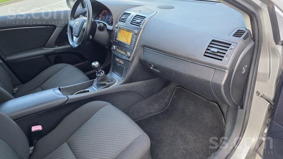 Grey Toyota Avensis 2009 in Riga, with an engine capacity of 1.80 L and mileage of 290 thousand km for 5950 €, photo 11 on AUTOMOTO.COM.LV