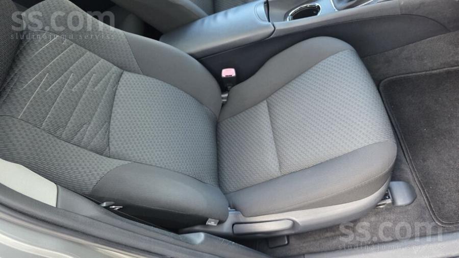 Grey Toyota Avensis 2009 in Riga, with an engine capacity of 1.80 L and mileage of 290 thousand km for 5950 €, photo 12 on AUTOMOTO.COM.LV
