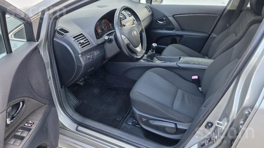 Grey Toyota Avensis 2009 in Riga, with an engine capacity of 1.80 L and mileage of 290 thousand km for 5950 €, photo 14 on AUTOMOTO.COM.LV