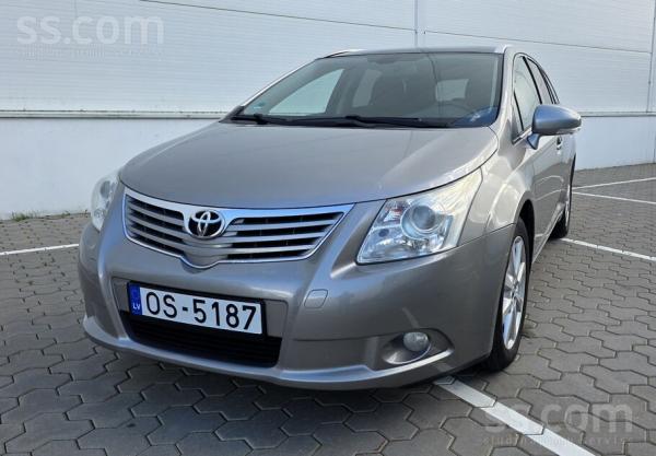 Серый Тойота Авенсис 2009 в Рига, объемом двигателя 1.80 л и пробегом 290 тыс. км за 5950 €, фото 1 на AUTOMOTO.COM.LV