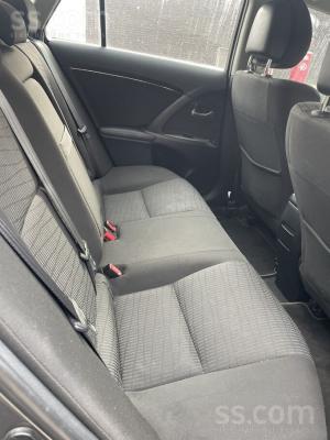 Grey Toyota Avensis 2009 in Riga, with an engine capacity of 2.20 L and mileage of 301 thousand km for 3500 €, photo 3 on AUTOMOTO.COM.LV