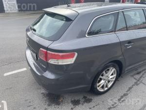 Grey Toyota Avensis 2009 in Riga, with an engine capacity of 2.20 L and mileage of 301 thousand km for 3500 €, photo 6 on AUTOMOTO.COM.LV