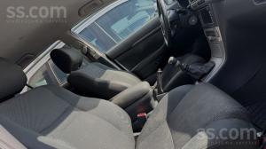 Pelēks Toyota Avensis 2009 Rīga, ar dzinēja tilpumu 2.00 L un nobraukumu 370 tūkst. km par 1400 €, foto 8 vietnē AUTOMOTO.COM.LV