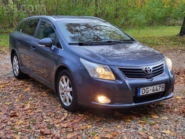 Тойота Авенсис 2009 в Рига на AUTOMOTO.COM.LV Серый Тойота Авенсис 2009 в Рига, объемом двигателя 2.20 л и пробегом 380 тыс. км за 2200 €, фото 3 на AUTOMOTO.COM.LV