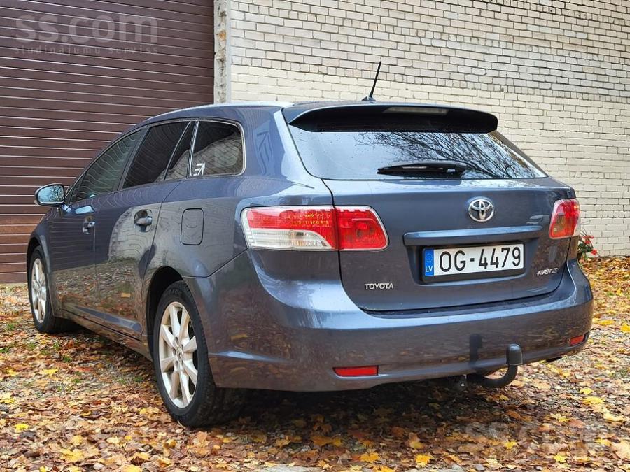 Серый Тойота Авенсис 2009 в Рига, объемом двигателя 2.20 л и пробегом 380 тыс. км за 2400 €, фото 4 на AUTOMOTO.COM.LV