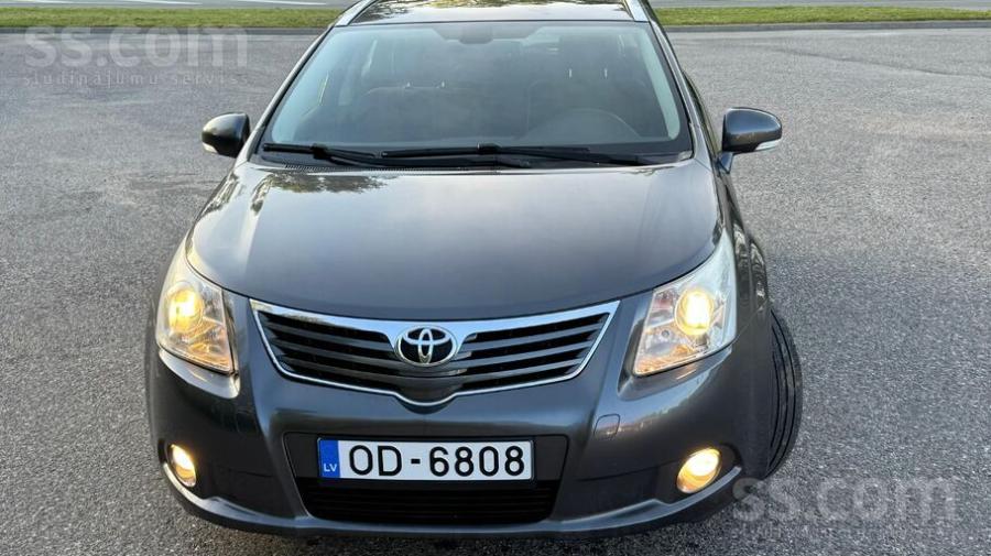 Pelēks Toyota Avensis 2010 Rēzekne, ar dzinēja tilpumu 2.00 L un nobraukumu 249 tūkst. km par 4600 €, foto 4 vietnē AUTOMOTO.COM.LV
