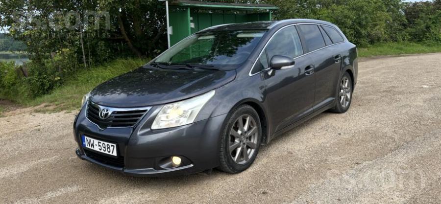 Pelēks Toyota Avensis 2010 Ludza, ar dzinēja tilpumu 2.20 L un nobraukumu 311 tūkst. km par 4500 €, foto 1 vietnē AUTOMOTO.COM.LV