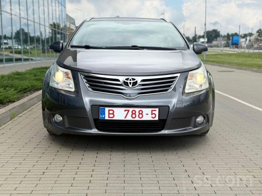 Pelēks Toyota Avensis 2010 Rēzekne, ar dzinēja tilpumu 2.20 L un nobraukumu 0 tūkst. km par 4950 €, foto 1 vietnē AUTOMOTO.COM.LV