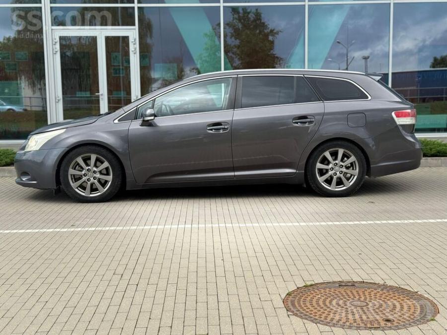 Pelēks Toyota Avensis 2010 Rēzekne, ar dzinēja tilpumu 2.20 L un nobraukumu 0 tūkst. km par 4950 €, foto 6 vietnē AUTOMOTO.COM.LV