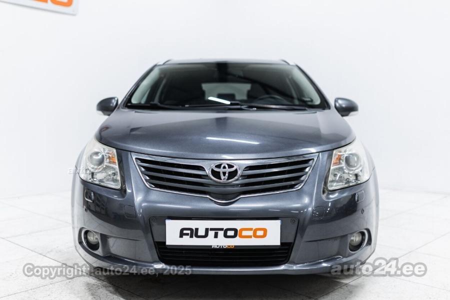Pelēks Toyota Avensis 2010 Tallina, ar dzinēja tilpumu 2.00 L un nobraukumu 243 tūkst. km par 4999 €, foto 3 vietnē AUTOMOTO.COM.LV
