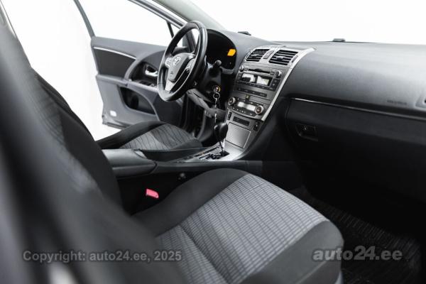 Pelēks Toyota Avensis 2010 Tallina, ar dzinēja tilpumu 2.00 L un nobraukumu 243 tūkst. km par 4999 €, foto 11 vietnē AUTOMOTO.COM.LV
