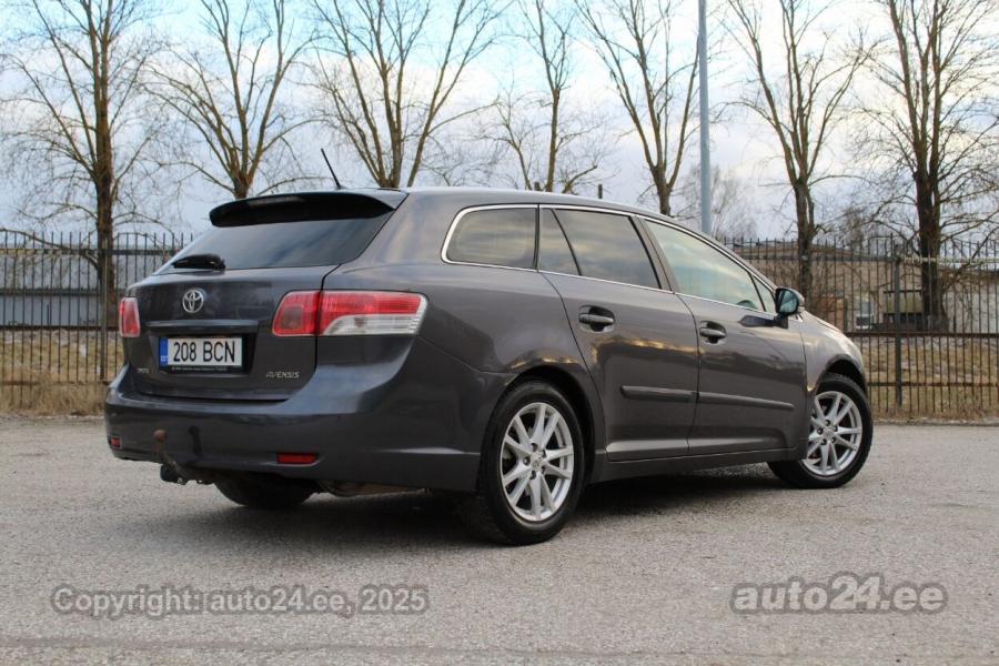 Pelēks Toyota Avensis 2010 Tartu, ar dzinēja tilpumu 2.00 L un nobraukumu 345 tūkst. km par 3700 €, foto 7 vietnē AUTOMOTO.COM.LV