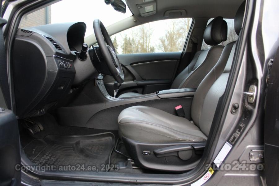 Pelēks Toyota Avensis 2010 Tartu, ar dzinēja tilpumu 2.00 L un nobraukumu 345 tūkst. km par 3700 €, foto 14 vietnē AUTOMOTO.COM.LV