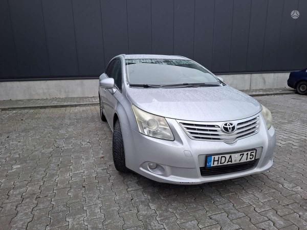 Grey Toyota Avensis 2010 in Vilnius, with an engine capacity of 2.23 L and mileage of 323 thousand km for 3500 €, photo 3 on AUTOMOTO.COM.LV
