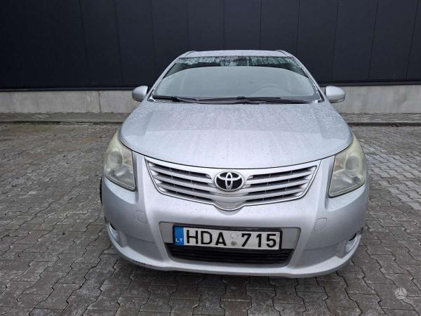 Grey Toyota Avensis 2010 in Vilnius, with an engine capacity of 2.23 L and mileage of 323 thousand km for 3500 €, photo 4 on AUTOMOTO.COM.LV