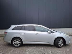 Pelēks Toyota Avensis 2010 Viļņa, ar dzinēja tilpumu 2.23 L un nobraukumu 323 tūkst. km par 3500 €, foto 7 vietnē AUTOMOTO.COM.LV