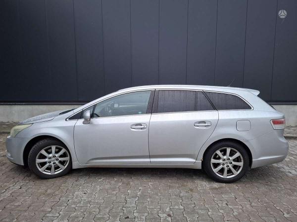 Grey Toyota Avensis 2010 in Vilnius, with an engine capacity of 2.23 L and mileage of 323 thousand km for 3500 €, photo 9 on AUTOMOTO.COM.LV