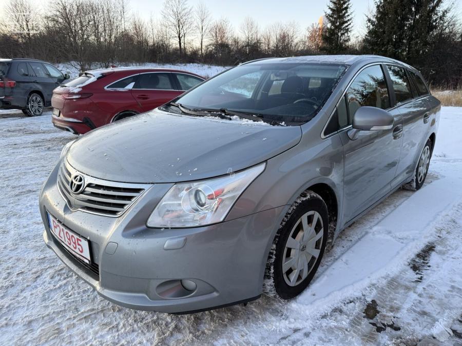 Grey Toyota Avensis 2010 in Vilnius, with an engine capacity of 1.80 L and mileage of 326 thousand km for 4950 €, photo 1 on AUTOMOTO.COM.LV